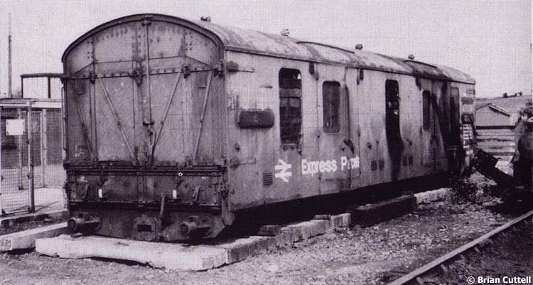 QRV ADB 041626 - 977002 - Stores van / Mark 1 CCT « Test Trains ...