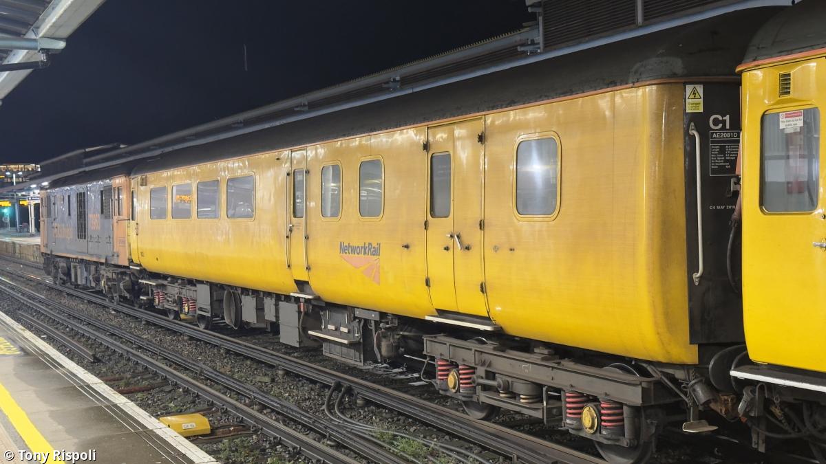 9523 - Network Rail Support Coach « Test Trains, Departmental railway ...