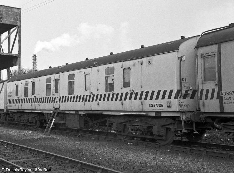 977096 « Test Trains, Departmental railway stock & Internal Users ...