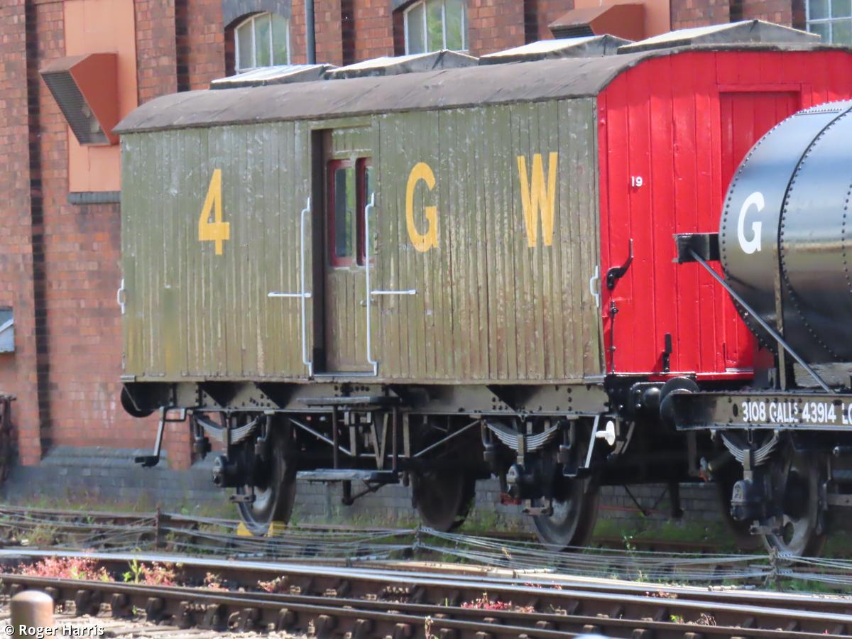 DW4 - BTU Tool van « Test Trains, Departmental railway stock & Internal ...